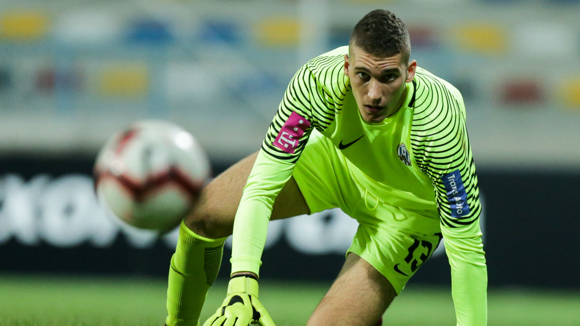 VIDEO: Los paradones de Grbic, el nuevo fichaje del Atlético ...